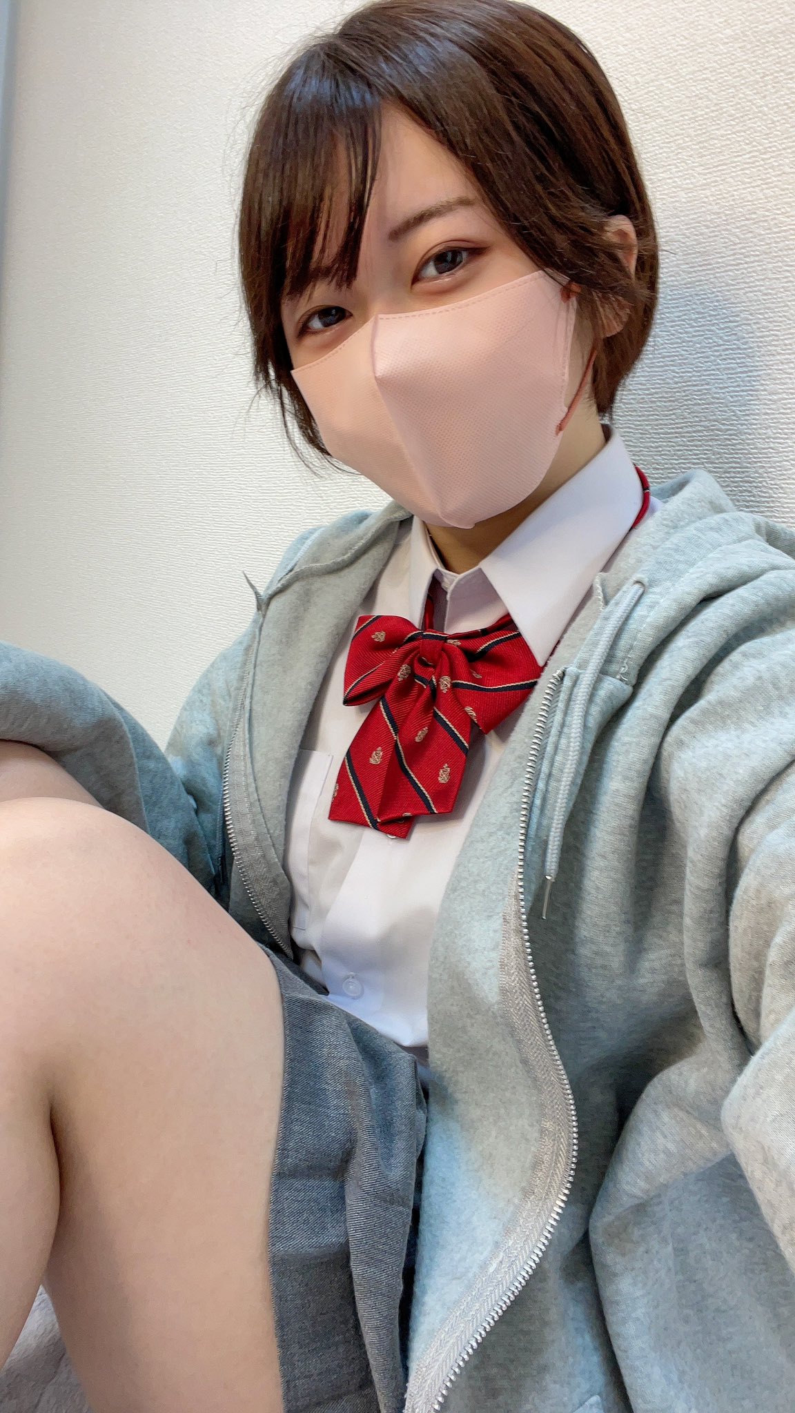 詩はjkブランドが捨てられない On Twitter ずっとショートなんですけど 黒髪ストレートとかどうかな?🤔
