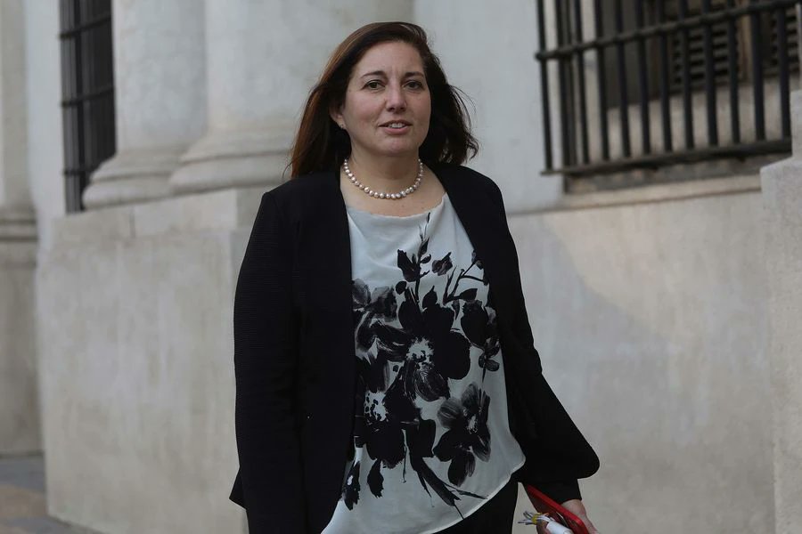 La Tercera on Twitter: "“Si yo hubiera sido él, renuncio”: presidenta del PS critica a Nicolás ...