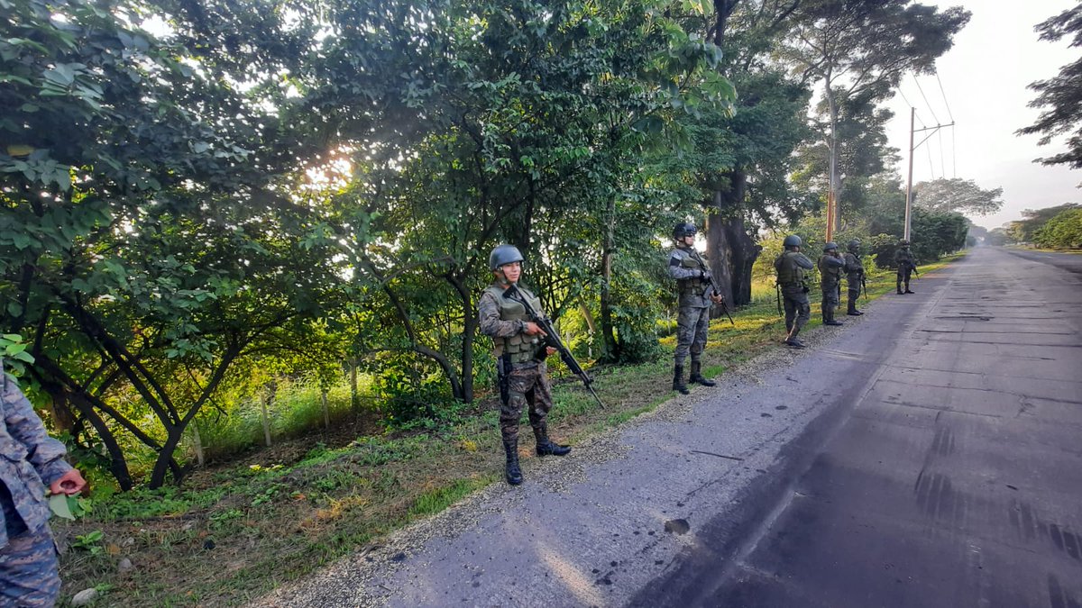 Ejército Guatemala on Twitter: "Brigada de Paracaidistas del #EjércitoGT realiza patrullajes en ...