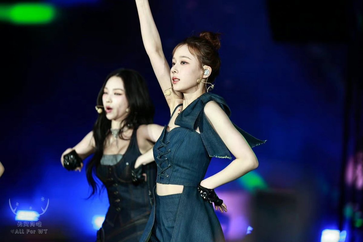 WINTER THAILAND (SLOW) on Twitter: "RT @winteraphy: 221016 LA KAMP Cr. 無風向晚 (Weibo) #aespa #에스파 ...