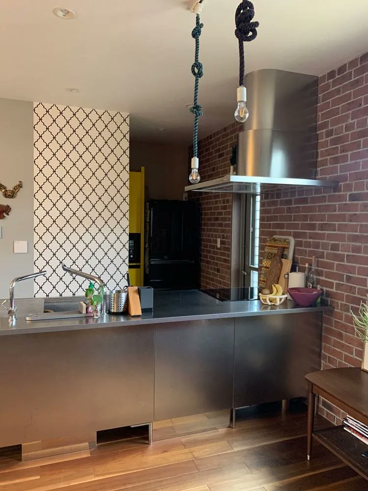 GINZA on Twitter: "私と部屋 vol.68 時代をつなぐ運命的な出会い。近代的デザインとヴィンテージのコントラストで、空間を楽しむ ー 松波まさこさん https ...