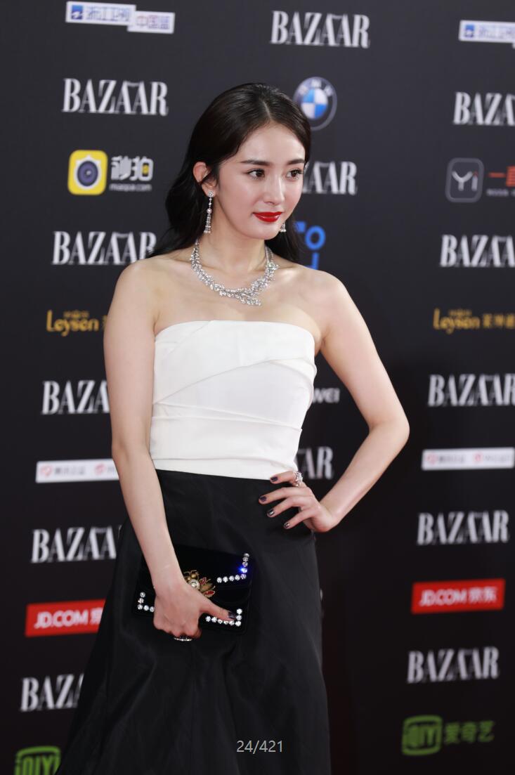 星图大海 on Twitter: "活动现场2：642 芭莎活动现场红毯内场群星合集（含大量raw大图）3417p，共65g，杨幂，李一桐，蔡依林，乔欣，景甜，李纯等大量明星，高清raw原图 ...