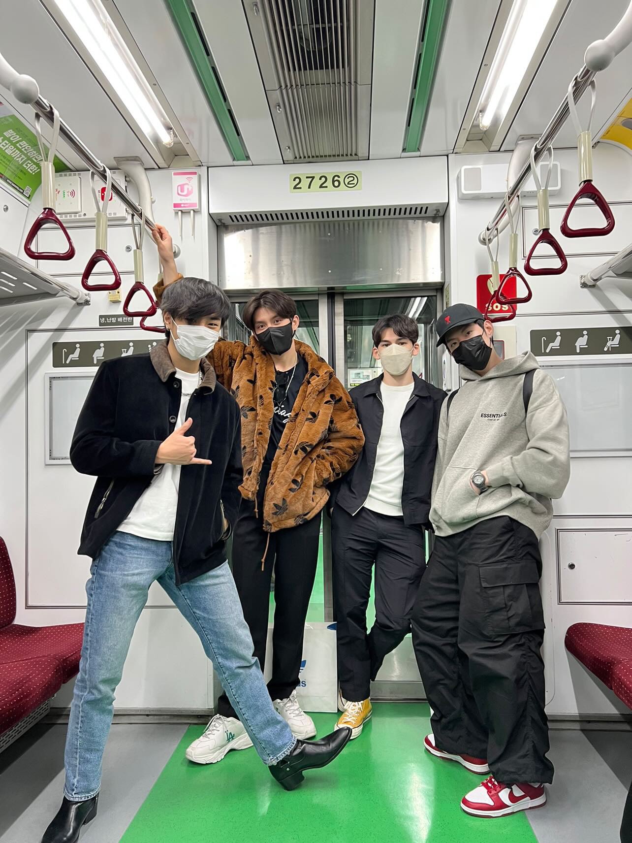 basvpr_ 王伟明 (wáng wěi míng) on Twitter: "Subway gang @nodted @PerthNakhun @ta_nannakun https://t ...