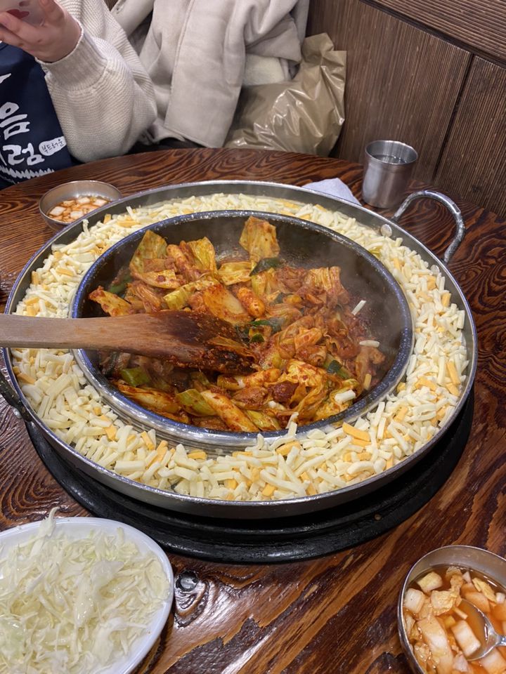 温泉ネコ on Twitter: "retrip_news: 《厳選》本当に美味しいものだけを！韓国・ソウル旅行で訪れるべき絶品グルメ店11選 ️ https://rtrp.jp ...