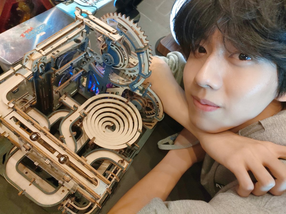 JYP TRAINEES (slow) on Twitter: "📸 221019 PROJECT C’s Luo Yan weibo photo update with Bai ...