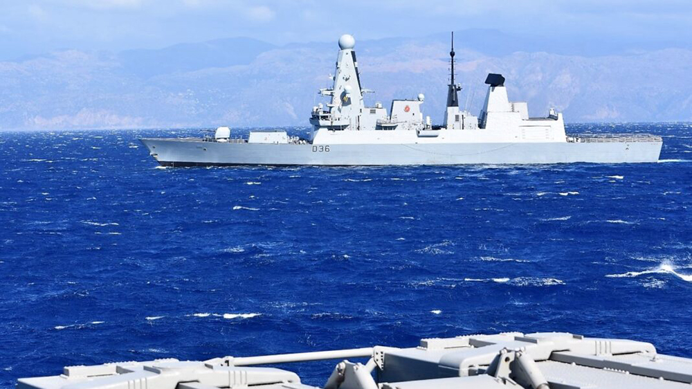 Navy Lookout on Twitter: ".@HMSDefender exercised with Greek frigate 🇬🇷 HN Elli off Crete last ...