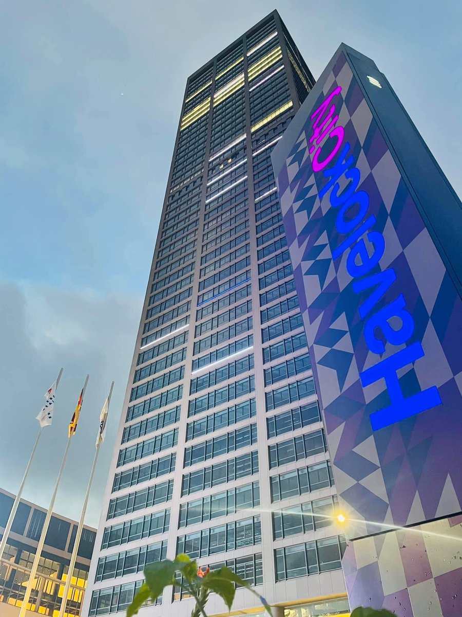 Yasiru on Twitter: "The Newest Skyscraper in Colombo Skyline, ‘Mireka Tower Colombo’ It’s a ...