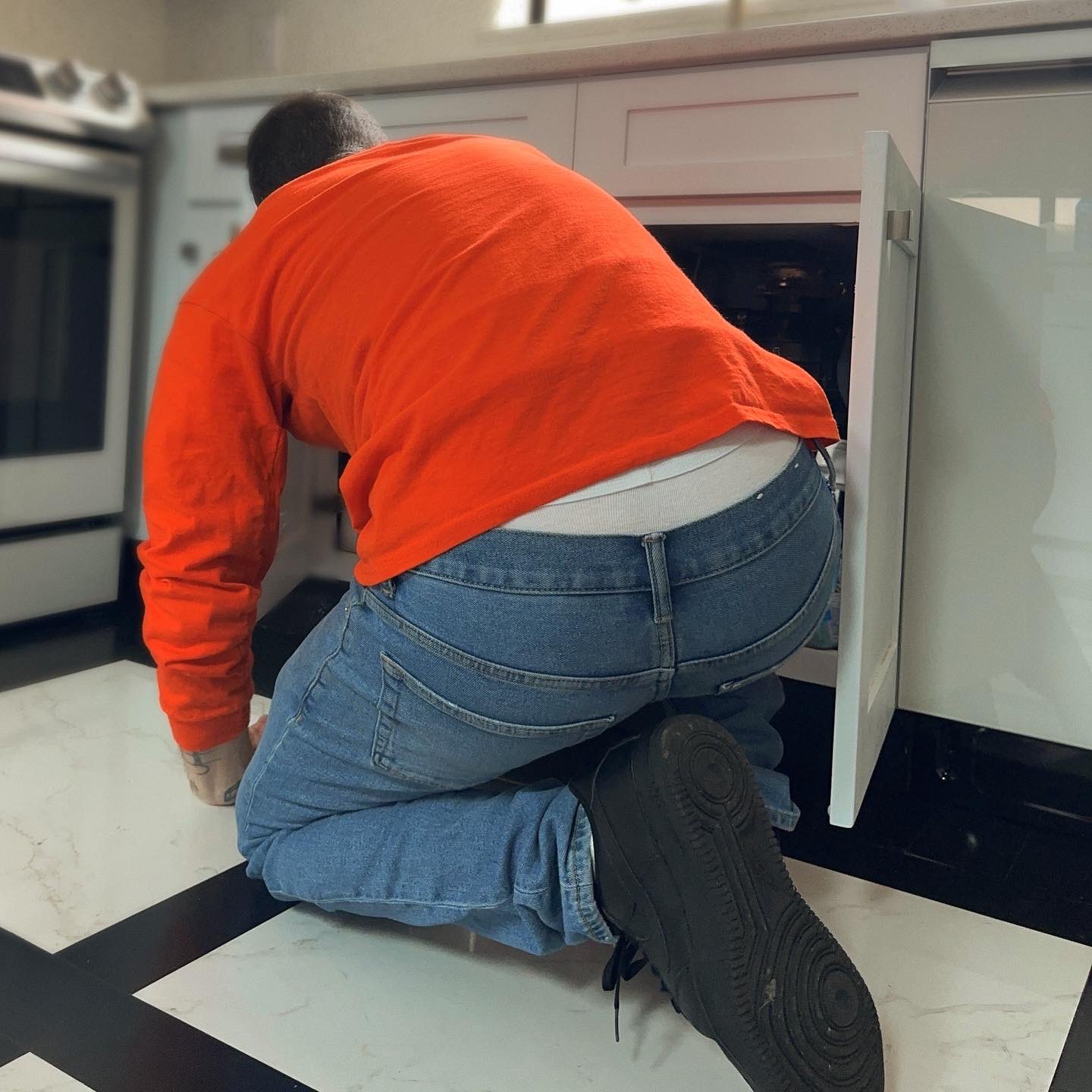 Xander McKee on Twitter: "I didn’t realize I needed longer shirts or a belt #tightywhities 🥴 ...