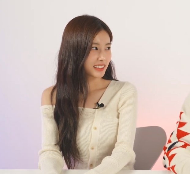 hyewon pics ☁️ on Twitter: "hyewon the perfect definition of doll face"