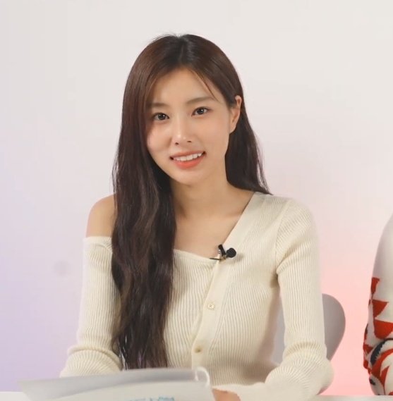 hyewon pics ☁️ on Twitter: "hyewon the perfect definition of doll face"