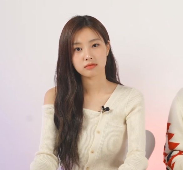 hyewon pics ☁️ on Twitter: "hyewon the perfect definition of doll face"