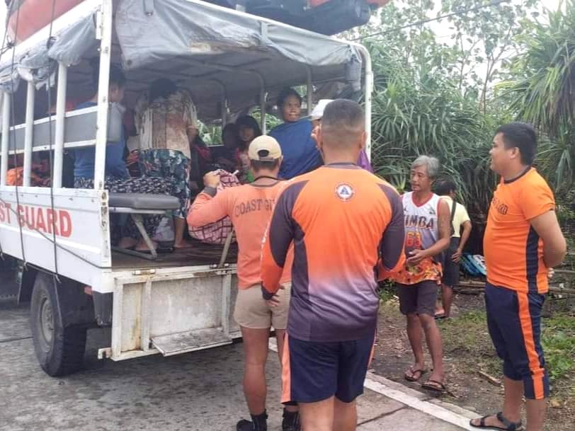 Philippine Coast Guard on Twitter: "𝐓𝐈𝐍𝐆𝐍𝐀𝐍: Inilikas ng @coastguardph Station Cagayan ang 60 ...