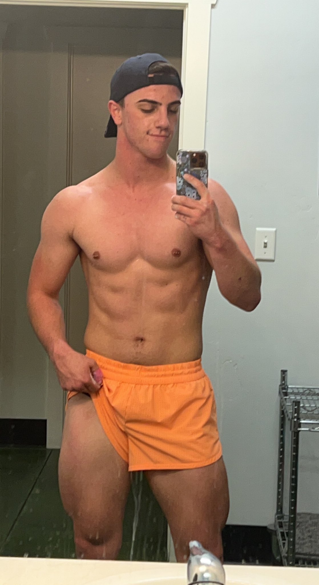 Jake on Twitter: "Sweaty gym bro cosplay https://t.co/uxP2fv5LBD" / Twitter