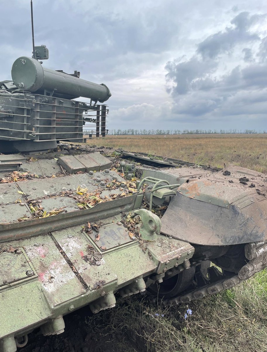 🇺🇦 Ukraine Weapons Tracker on Twitter: "#Ukraine: A Russian T-72B3 Obr. 2016 tank was captured ...