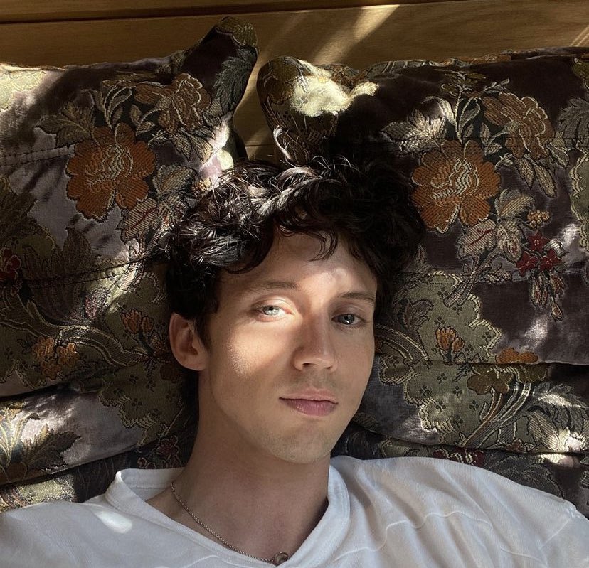Troye Sivan 2022 Smiling