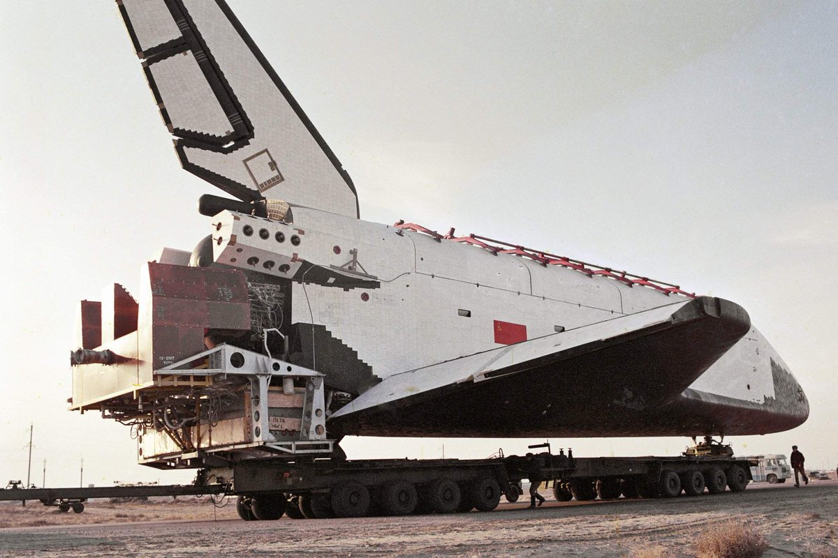 Buran vs Space Shuttle 🧵🧵🧵 In this thread I'll outline some of the ...