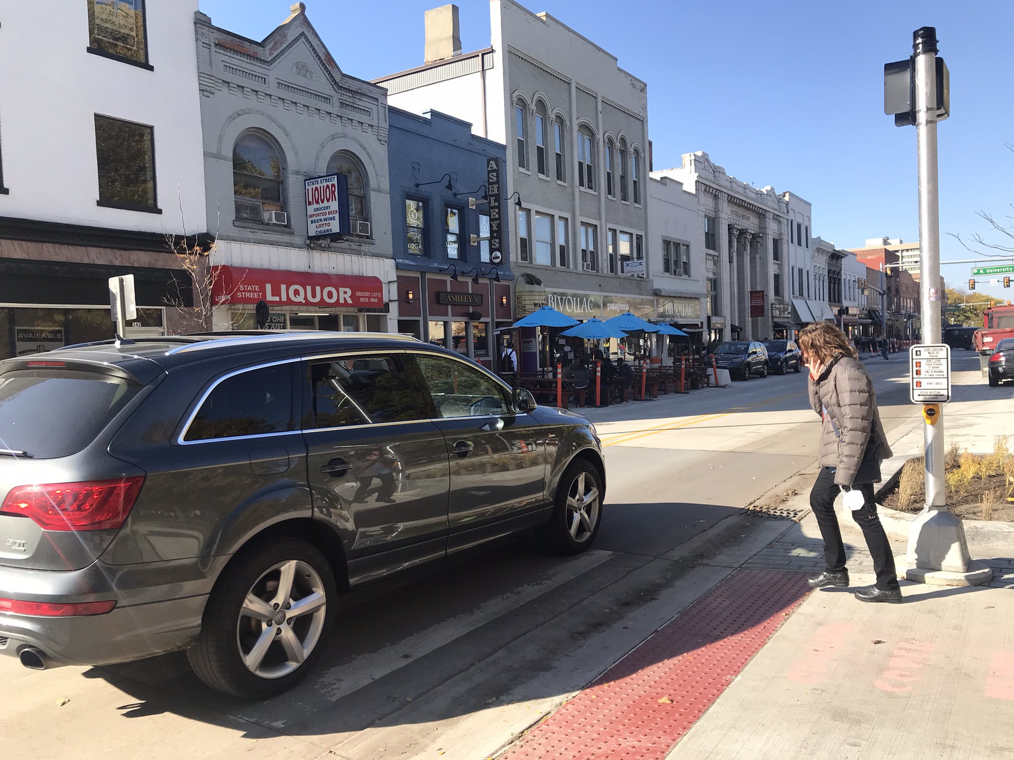 Fred Feng on Twitter: "Pedestrian push buttons are generally used at locations with low foot ...