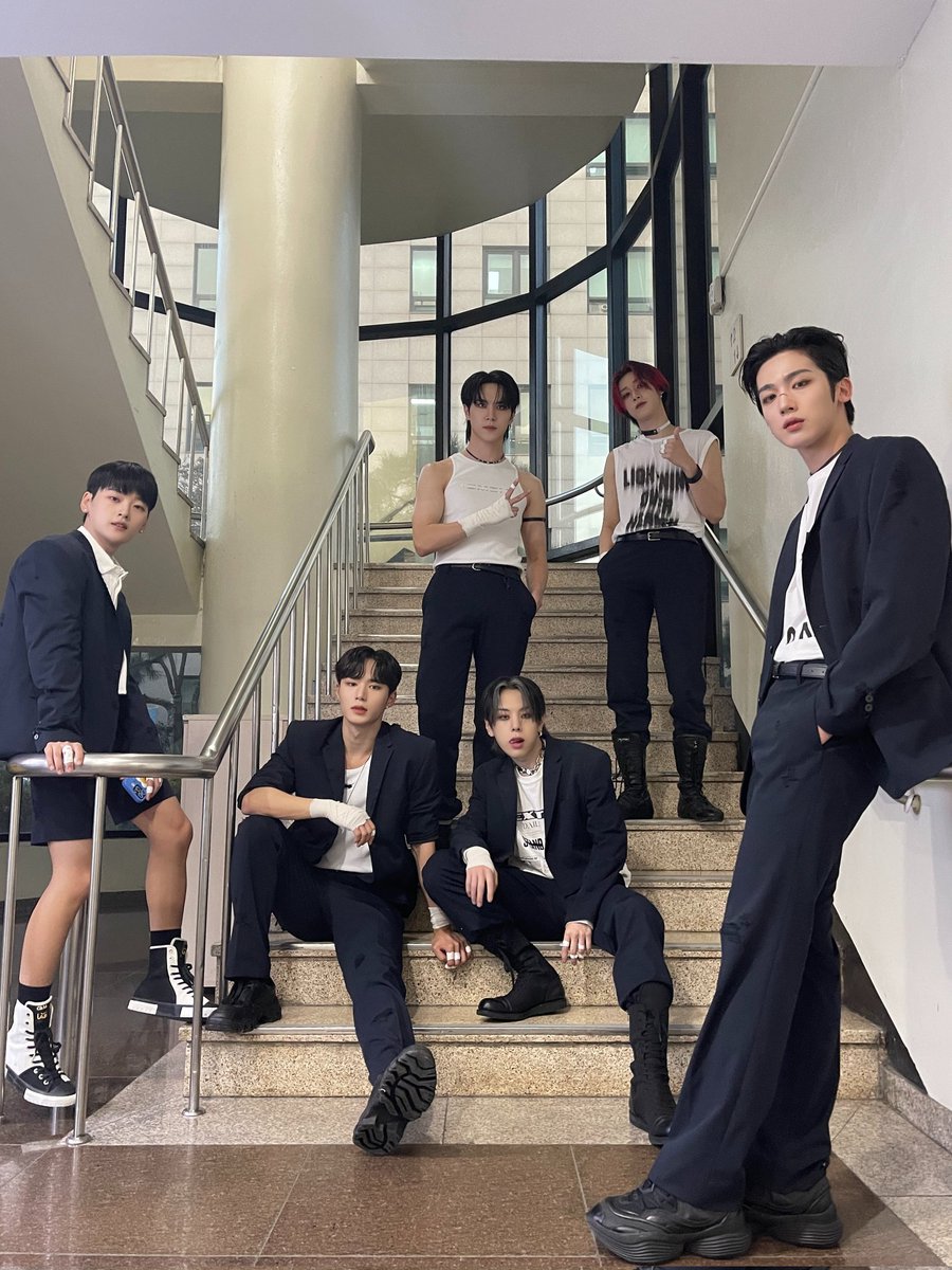 WEi • EN ESPAÑOL #PASSION on Twitter: "TRAD📝 El sexy WEi no puede faltar en la zona de fotos de ...