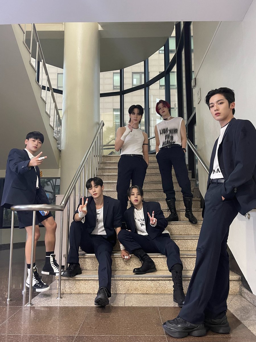 WEi • EN ESPAÑOL #PASSION on Twitter: "TRAD📝 El sexy WEi no puede faltar en la zona de fotos de ...