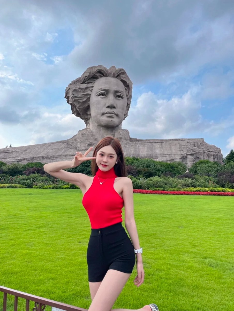 中国女孩🇨🇳 On Twitter 在中国,有谁不爱身后这个男人的。在国外,有多少人不爱这两人的?