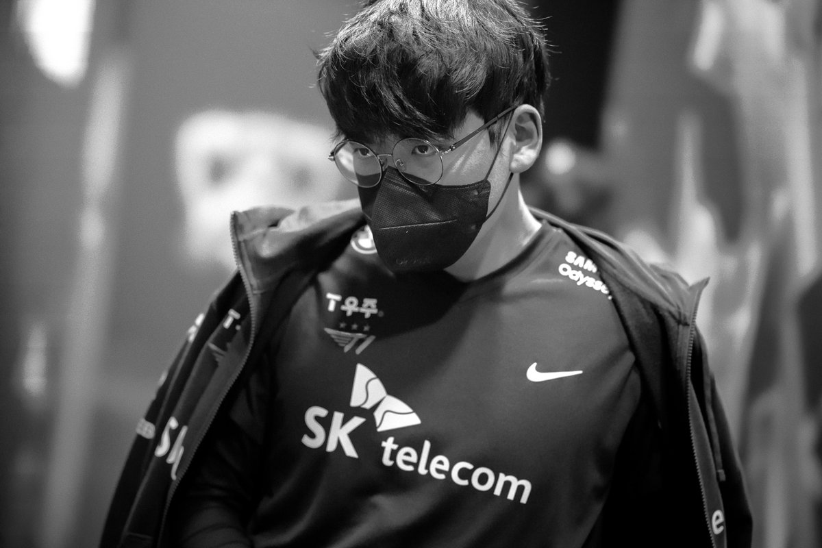 ky. on Twitter: "T1 Gumayusi #구마유시 | T1 vs RNG #Worlds2022 Quarterfinals in Madison Square ...