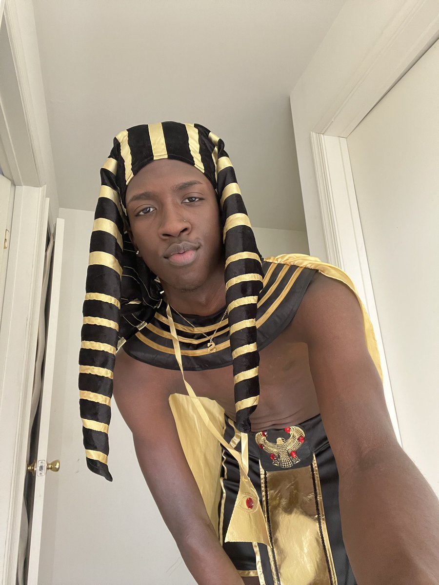 Sellu On Twitter Who Wanna Fuck The King π±