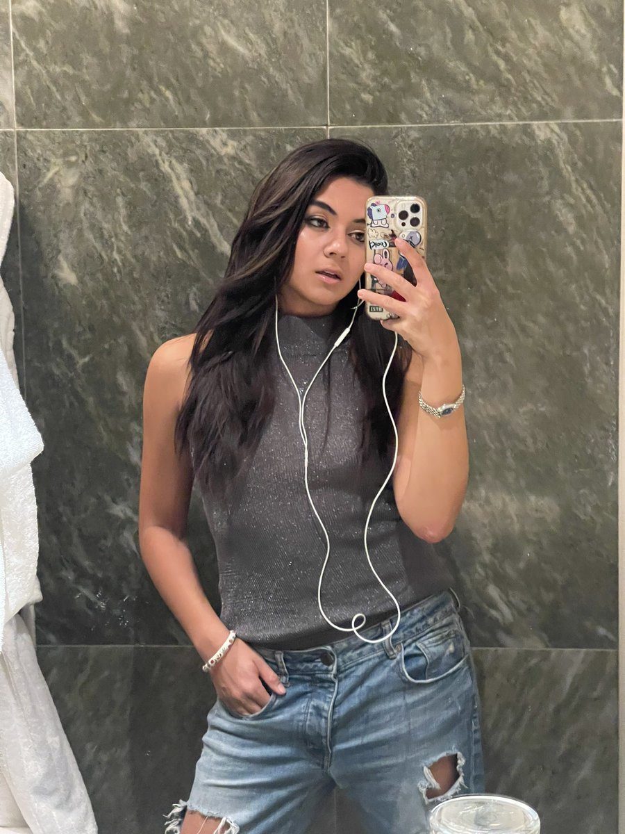 nina nelson 💕 on Twitter: "just romanticizing this chapter of my life pls let me be 🥹💛"