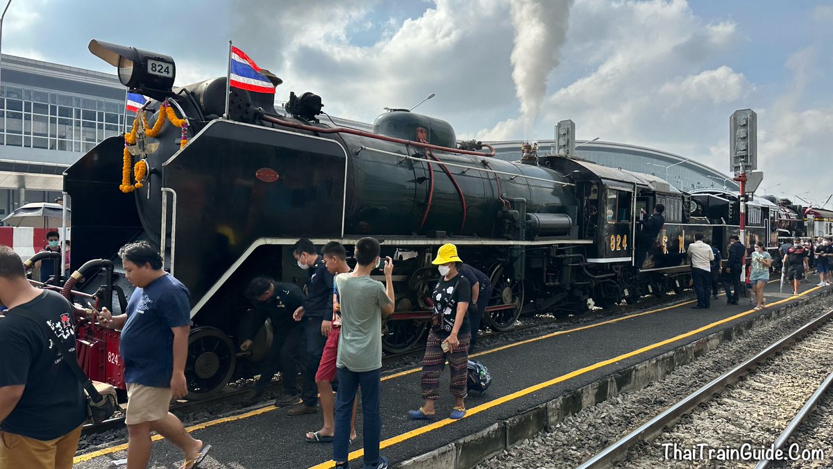 🚈 แฮมมุโนซอร๊าส on Twitter: "RT @RichardBarrow: Today I’m on the steam train excursion to ...