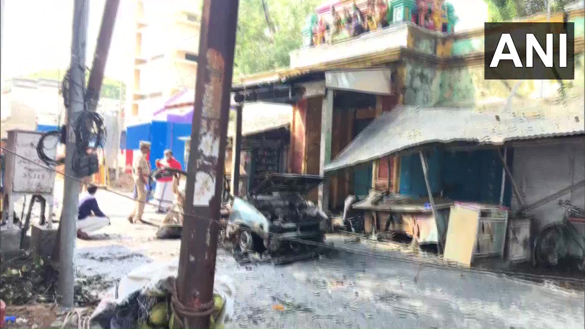 ANI on Twitter: "Tamil Nadu | Man charred to death after a car exploded due to LPG cylinder ...