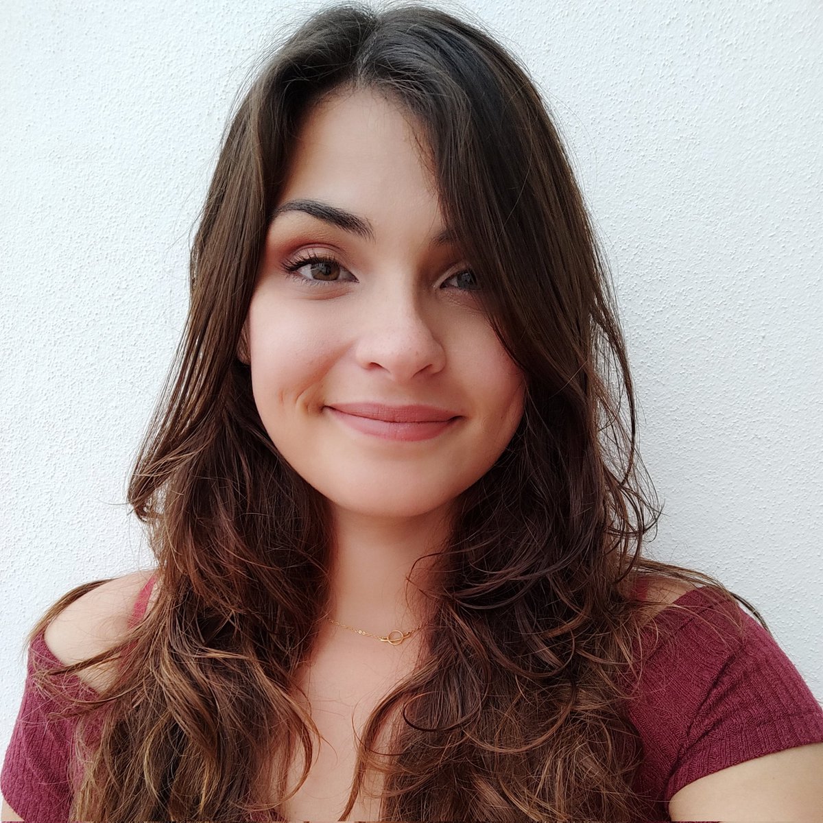 Verónica Pavés on Twitter: "Por fin una foto en la que parezco una persona normal"