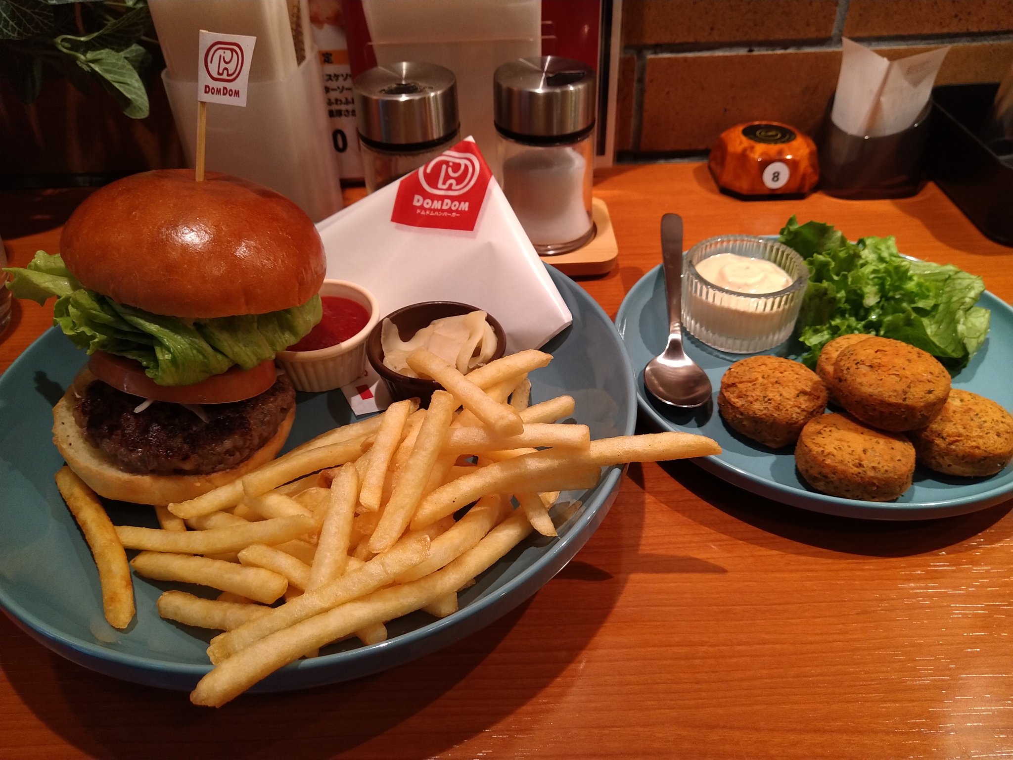 ドムドムハンバーガーPLUS (プラス) (@domdom_plus) / Twitter