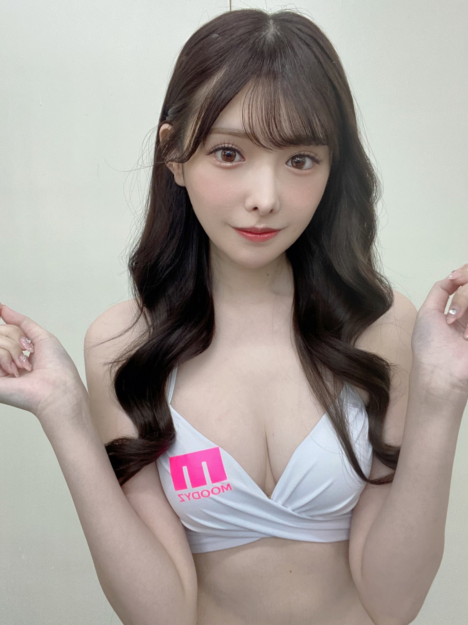 新ありな(あらたありな) on Twitter: "今日はMOODYZ水着を着てちょっとだけ撮影してもらったよ〜🌸 https://t.co/en6aZoGxnl" / Twitter