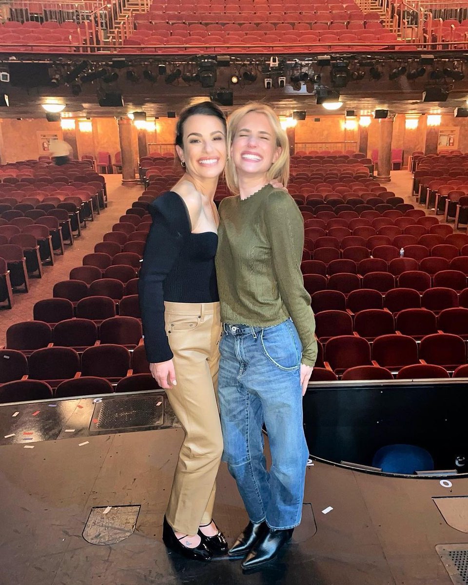 #PHOTO Emma Roberts et Lea Mitchell à la représentation de Funny Girl # ...