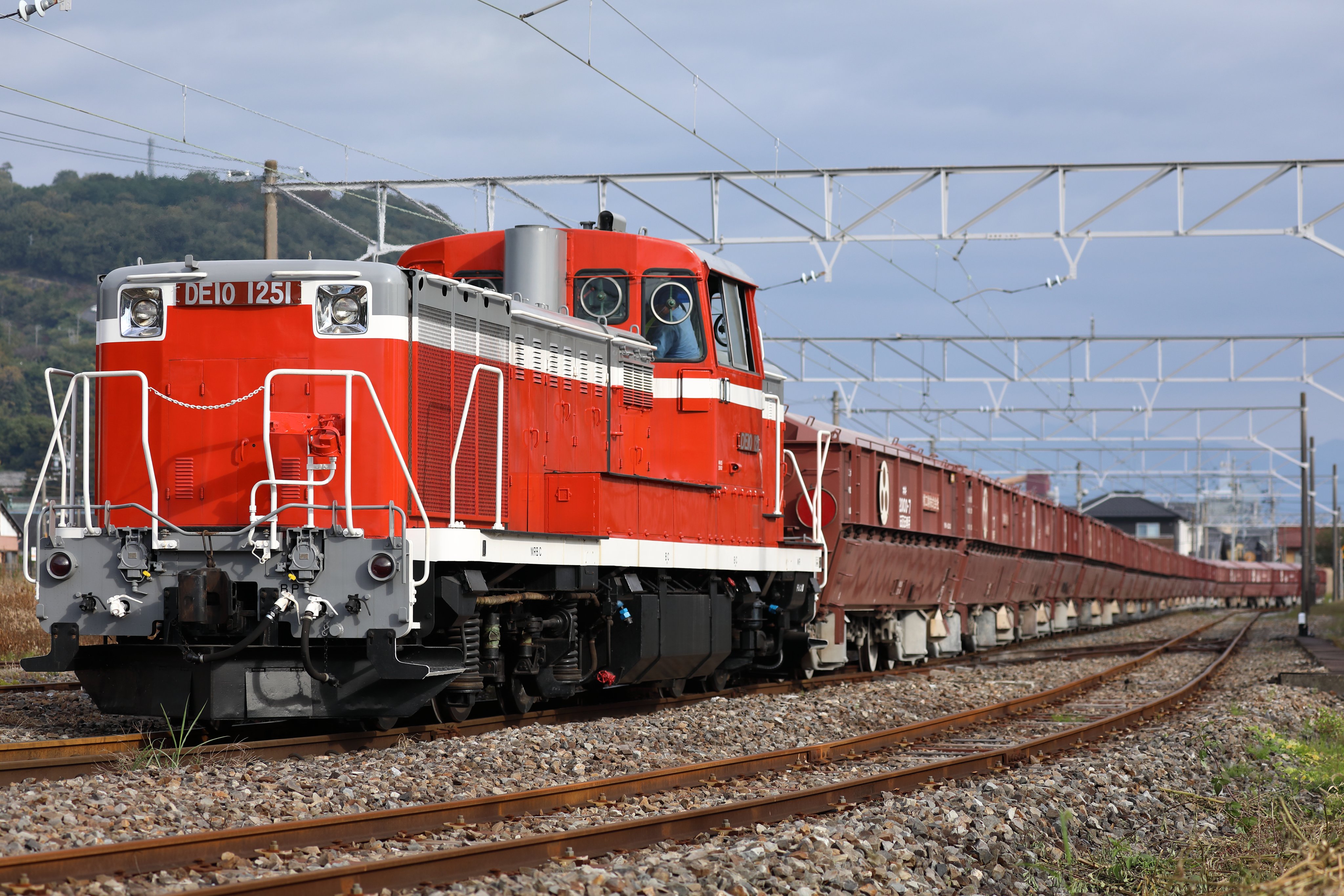 i-vory93 on Twitter: "2022.10/22 朝から西濃鉄道にDE10 1251を。お昼からは全検準備のためか運用を離脱～あぶなかった…そのまま5087レを荒尾でやって岐阜 ...