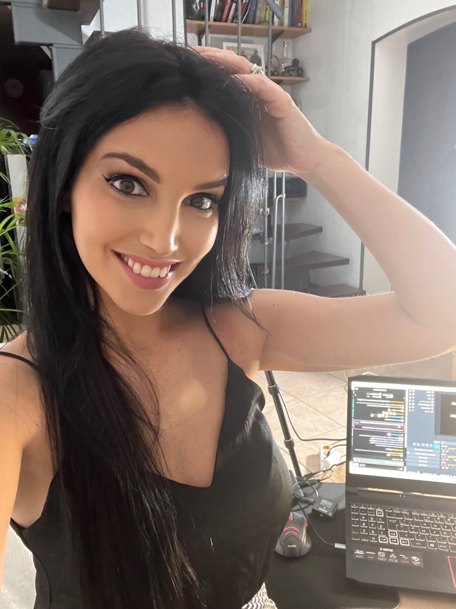 Animatrices & Célébrités 🇫🇷 on Twitter: "RT @PriscillaLiaud: C’est parti #twitch 🥳 http://Twitch ...