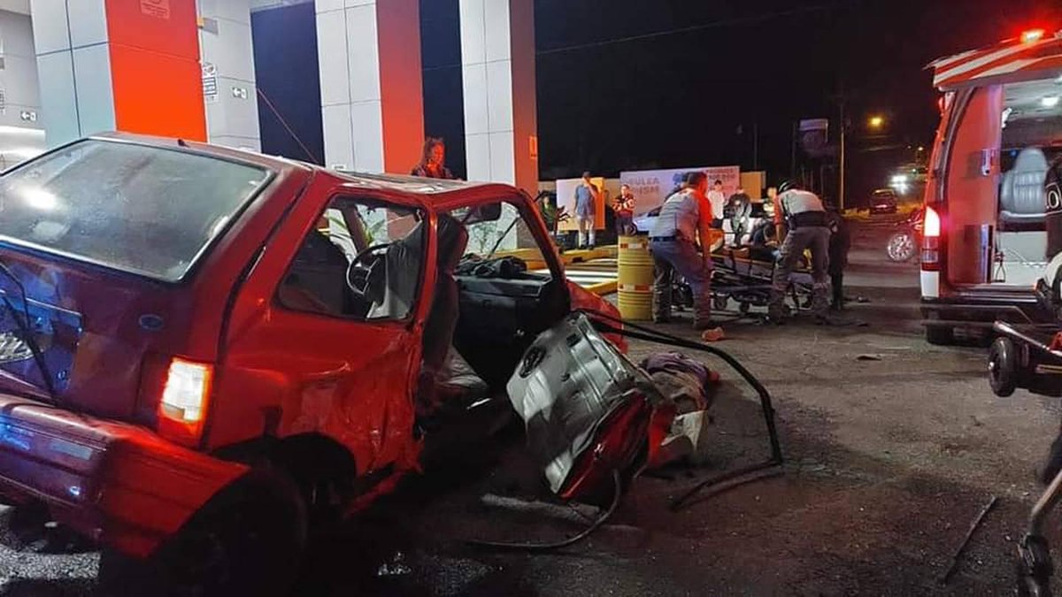 La Nación On Twitter Accidente Deja Dos Muertos Y Cuatro Heridos En