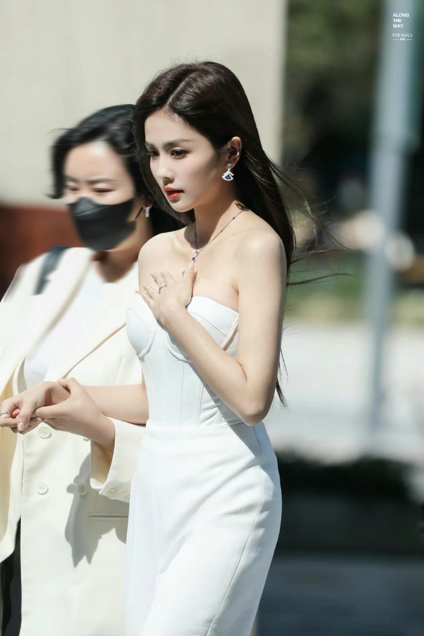 BaiLuThaiFans🇹🇭 on Twitter: "221024 | Bvlgari Event 🤍 CR : Alongtheway妍途·白鹿 #ไป๋ลู่ #BaiLu #白鹿 ...