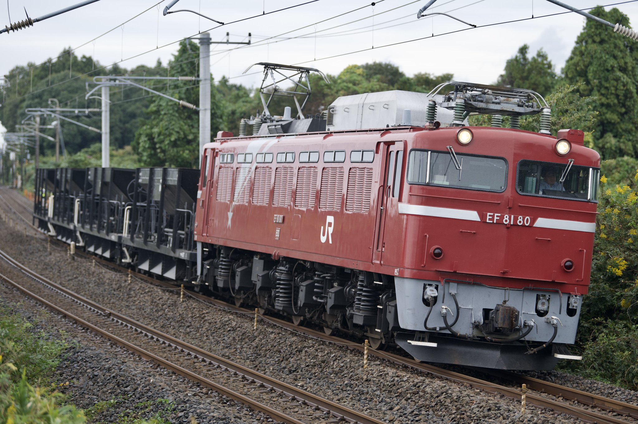 鉄次郎 on Twitter: "2022年10月24日 新地工臨（返空） EF81-80+ホキ4車 https://t.co/sEDZYNYEYz" / Twitter