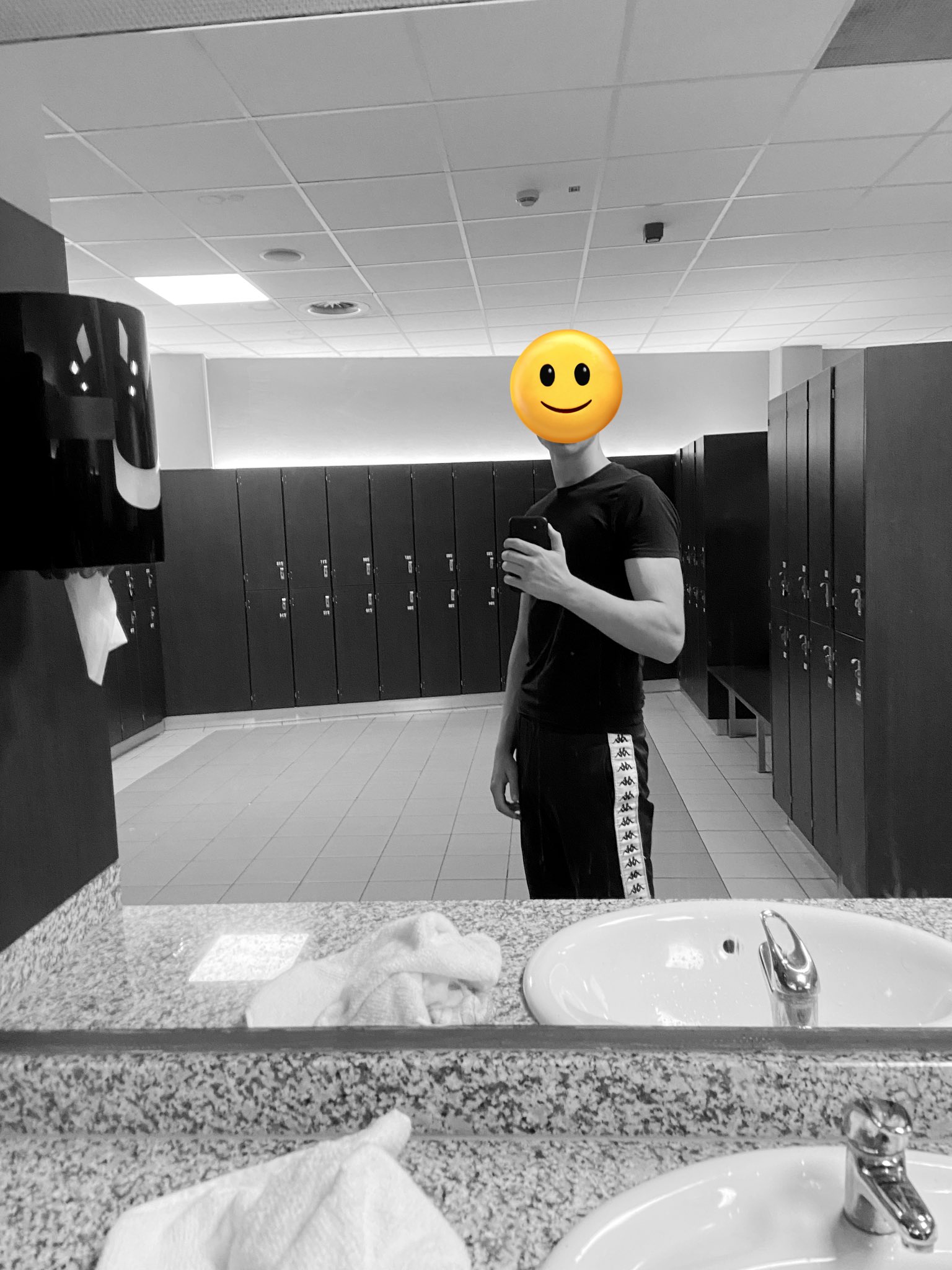 Varo27 on Twitter: "Arme fangen an langsam zu wachsen? https://t.co/3GavUu0siG" / Twitter