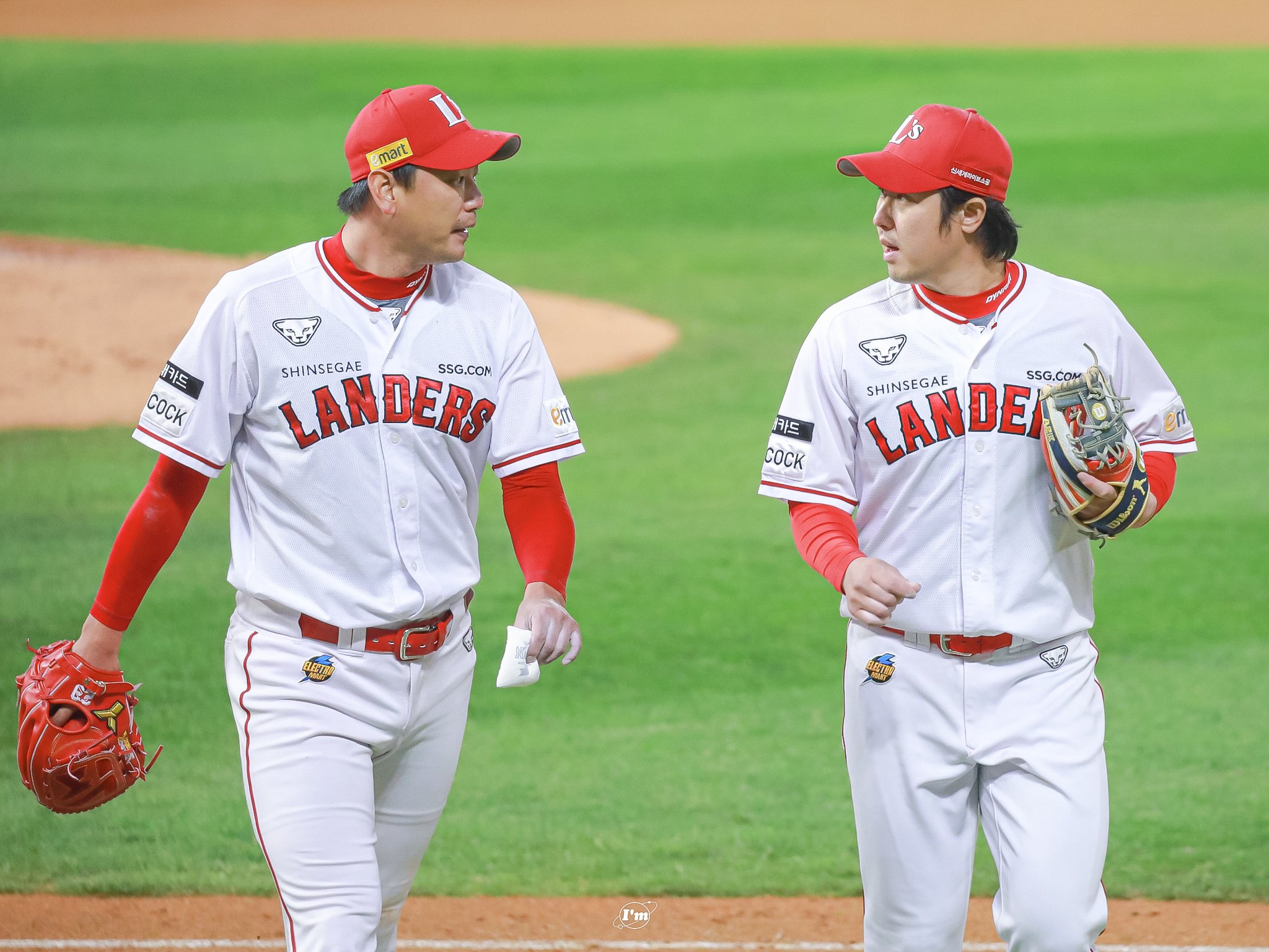 밈 on Twitter: "221107 SSG랜더스필드 KS 5 찐 얼라들 #SSGLANDERS #SSG랜더스 #김로운 #김정민 https://t.co/rJn7APR6qS ...
