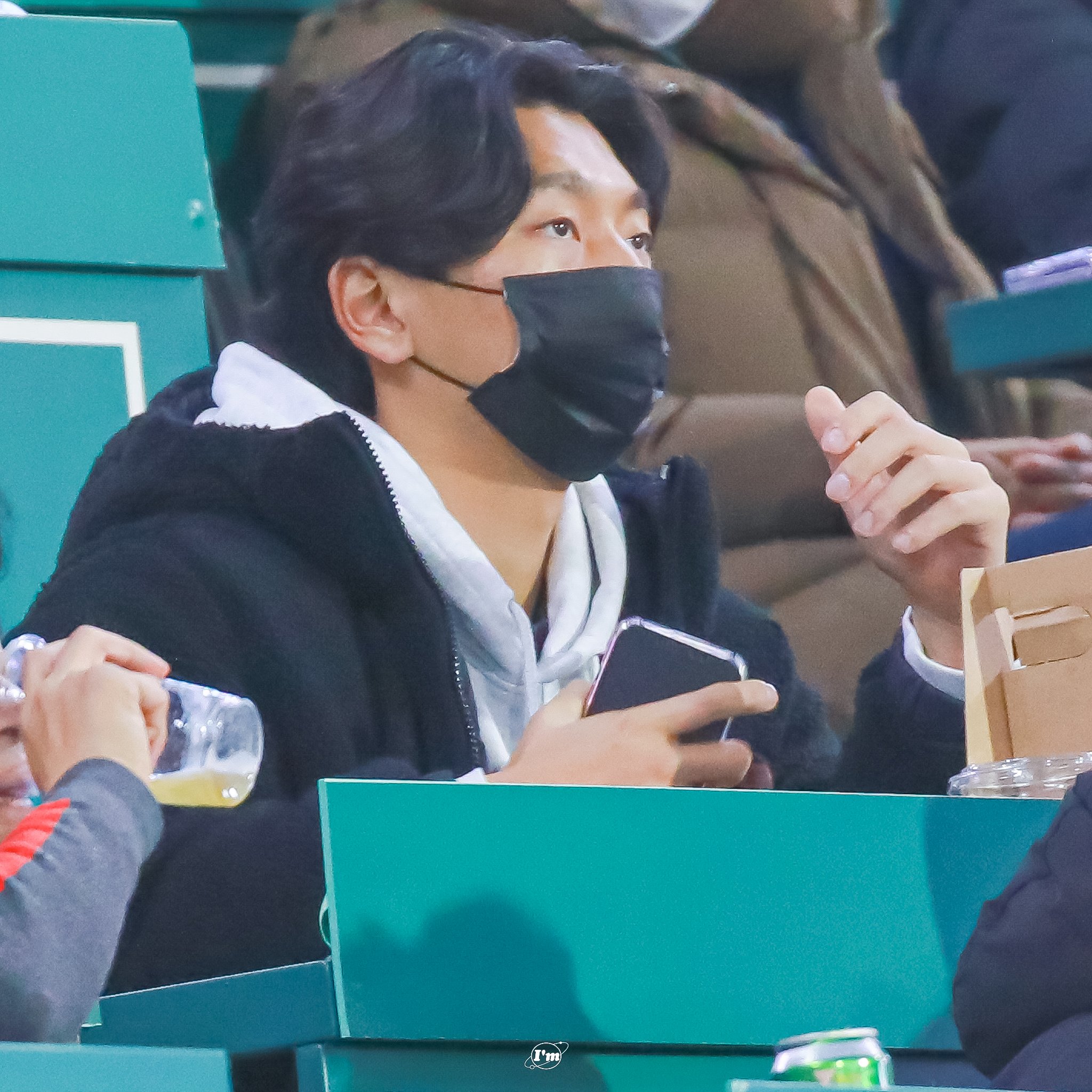 밈 on Twitter: "221107 SSG랜더스필드 KS 5 찐 얼라들 #SSGLANDERS #SSG랜더스 #김로운 #김정민 https://t.co/rJn7APR6qS ...