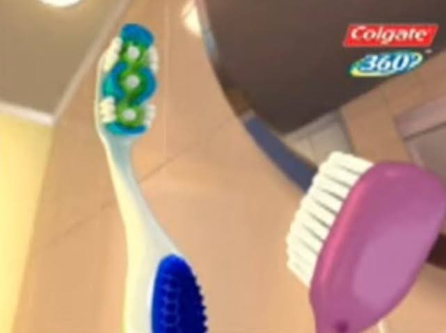 HistoriaParaTontos on Twitter: "El Colgate 360 explotaba los Daddy Issues de las personas y por ...