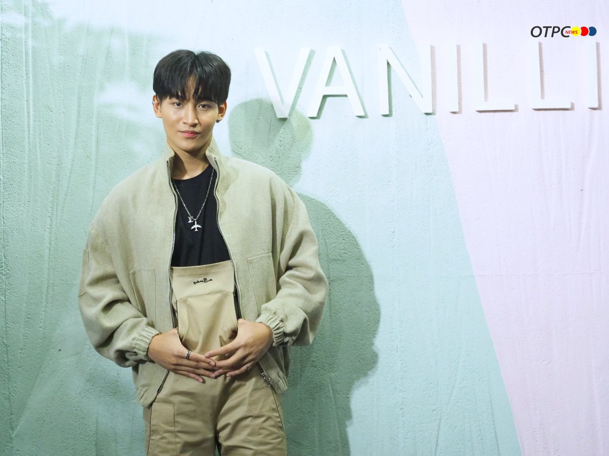 OTPC_News on Twitter: ""โอห์ม-ฐิติวัฒน์" ร่วมชมแฟชั่นโชว์ในงาน "VANILLIN FALL-WINTER 22' FASION ...