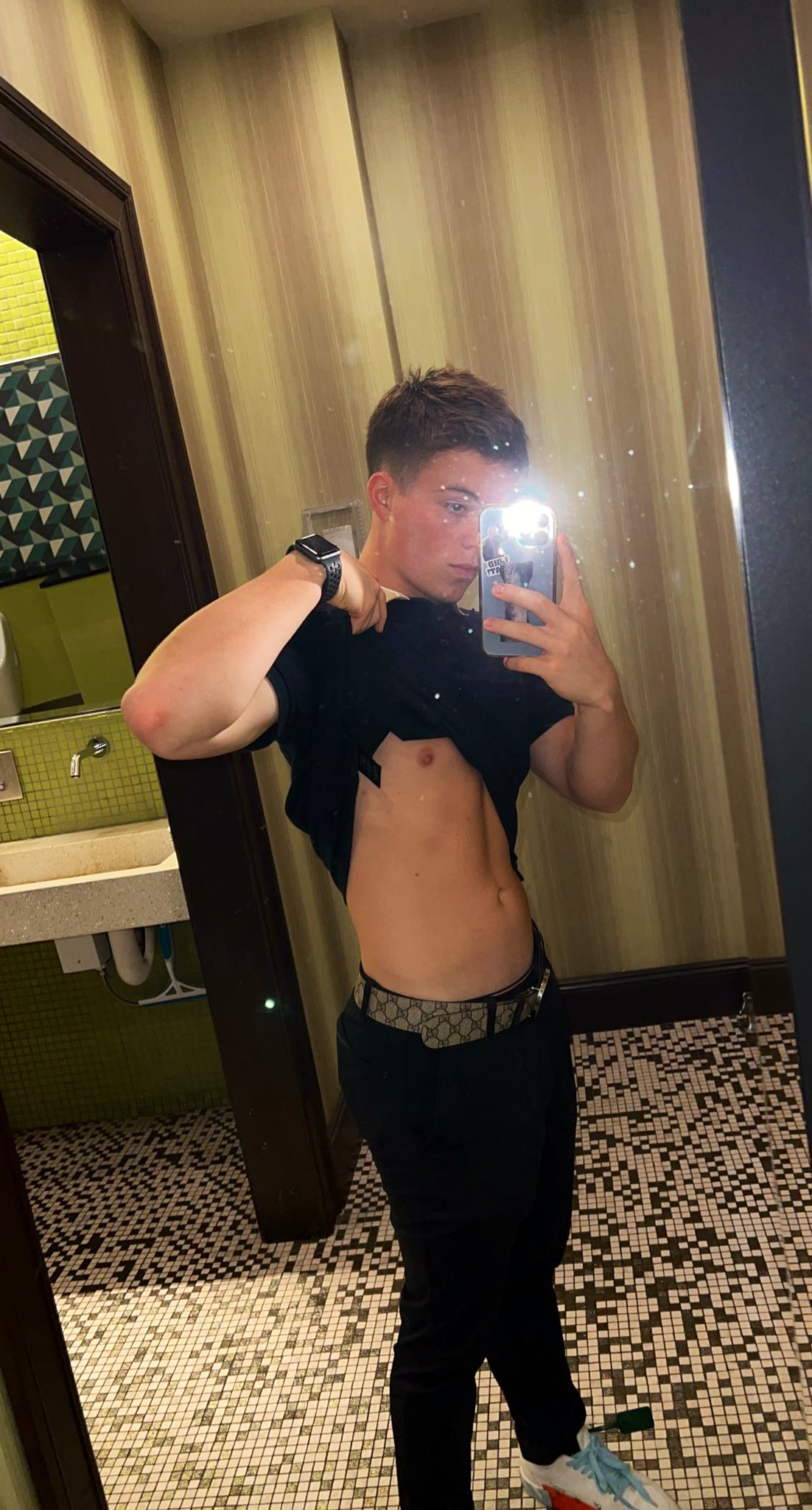 Michael Doherty (35K) 😈 FREE OF on Twitter: "Cum join me in the bathroom 💦 https://t.co ...