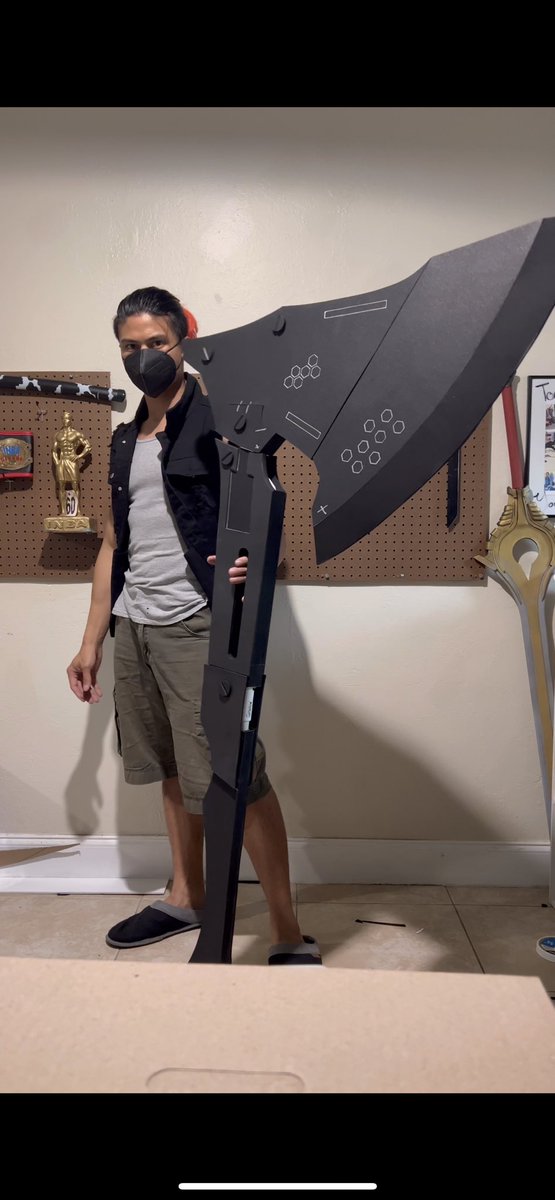 RAGEGE🎄RPROPS🔜HOLMAT2022 on Twitter: "Kaiju No. 8 Axe WIP 🎸"