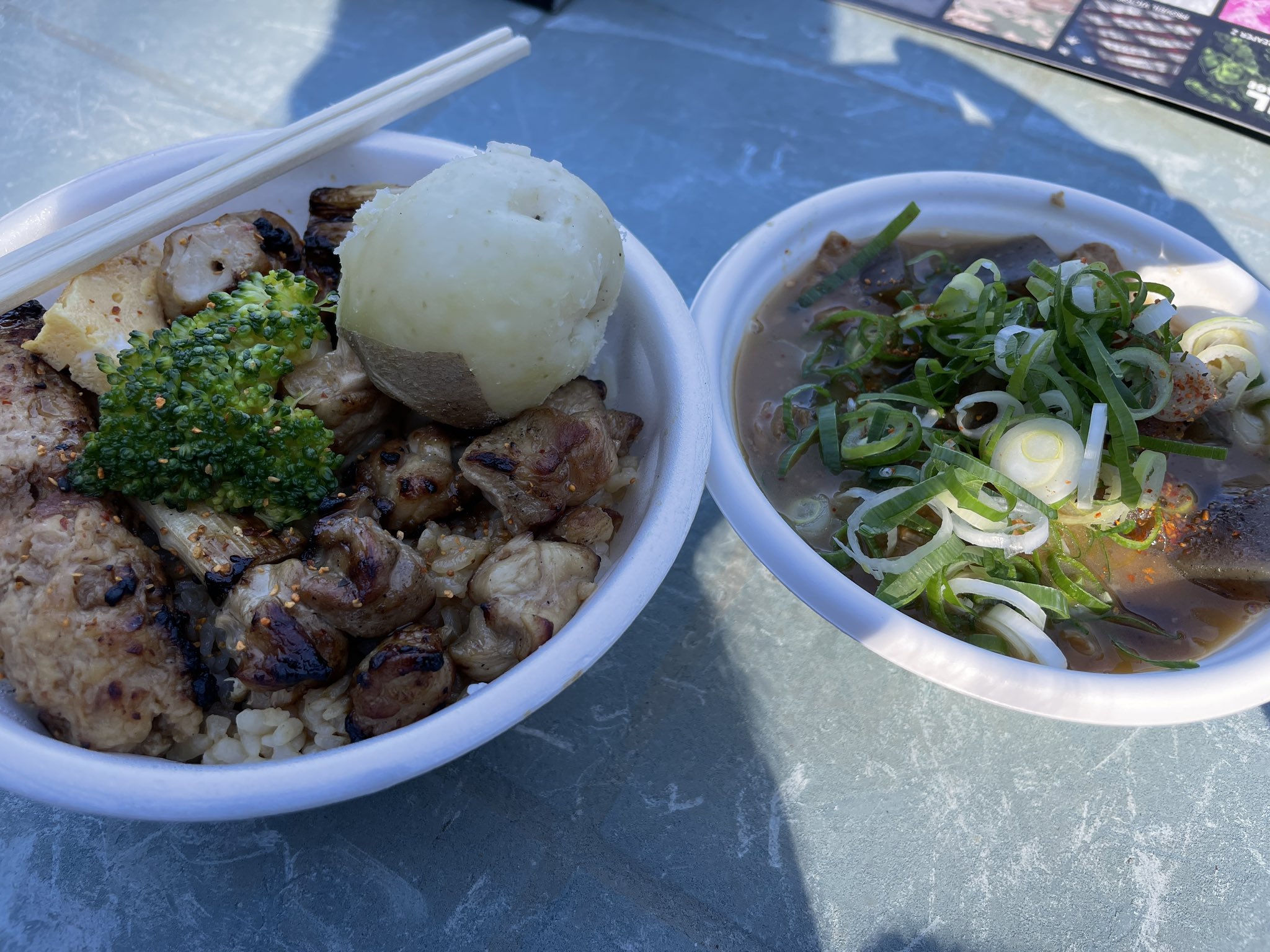 ZERO‘s ゼロス【公式】 on Twitter: "#超弩級手こき祭 にてお昼ご飯♪ やきとりPOPOさん(@pveW0B0fN3Ksqxp )の焼き鳥丼 鬼屋さん ...