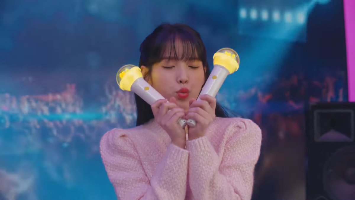 Ditto . on Twitter: "221106 아이유 X 그날엔 (10p) - 👉TISTORY https://ditto516.tistory.com/115 - #IU ...