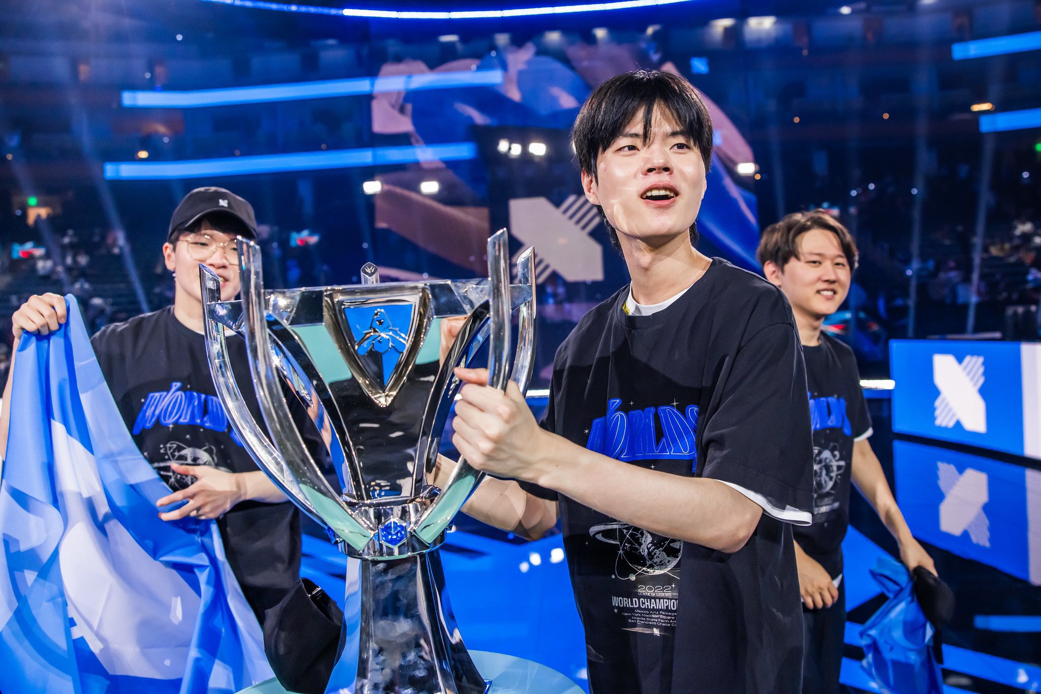luna 🌙 루나 | DEFT WORLD CHAMP on Twitter: "some really HQ and pretty shots of deft with the ...