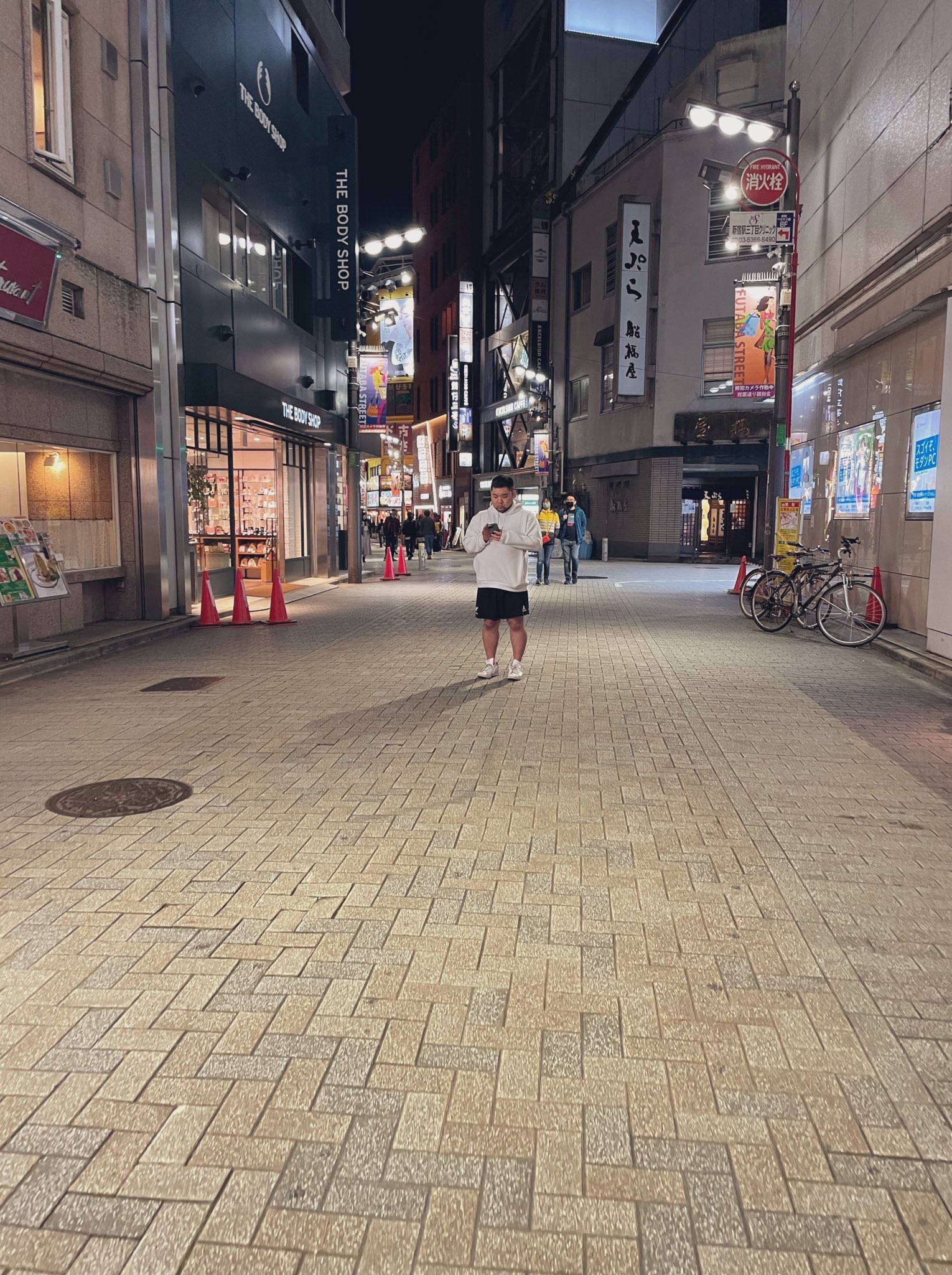 てらゆう terayu🇯🇵 on Twitter: "Shinjuku Lonely Night. https://t.co/FQvzObJEly" / Twitter