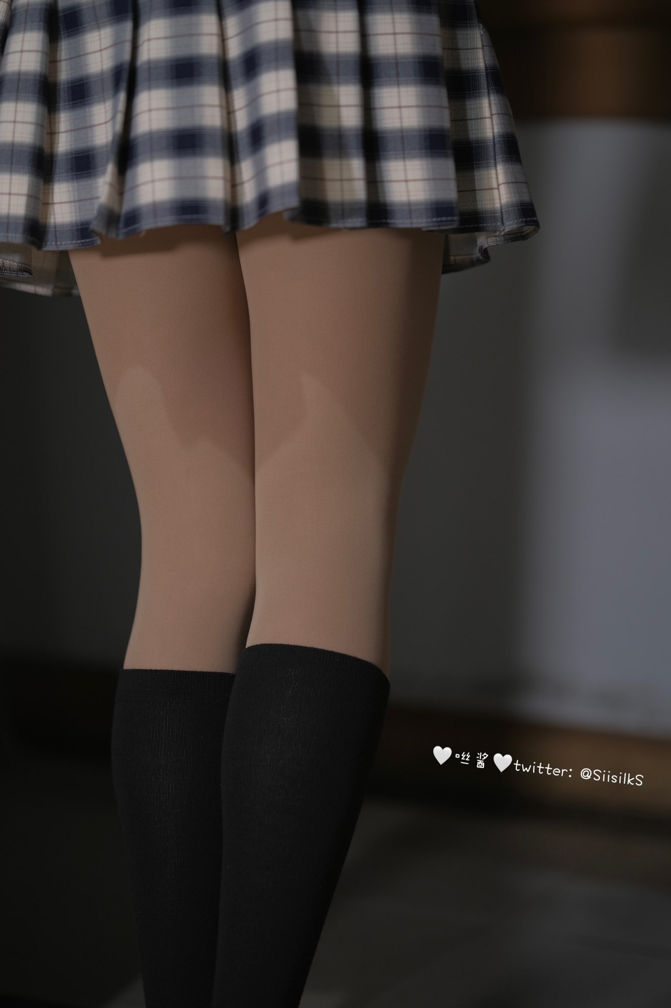 💕咝酱💕 On Twitter Jk裙还是配肉色裤袜看着舒服😌 肉丝 裤袜 Jk 美腿 S1dhj8eaz2 Twitter